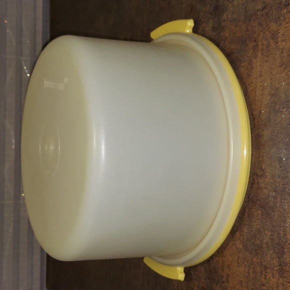 Tupperware | Kitchen | Vintage Yellow Tupperware Cake Keeper | Poshmark